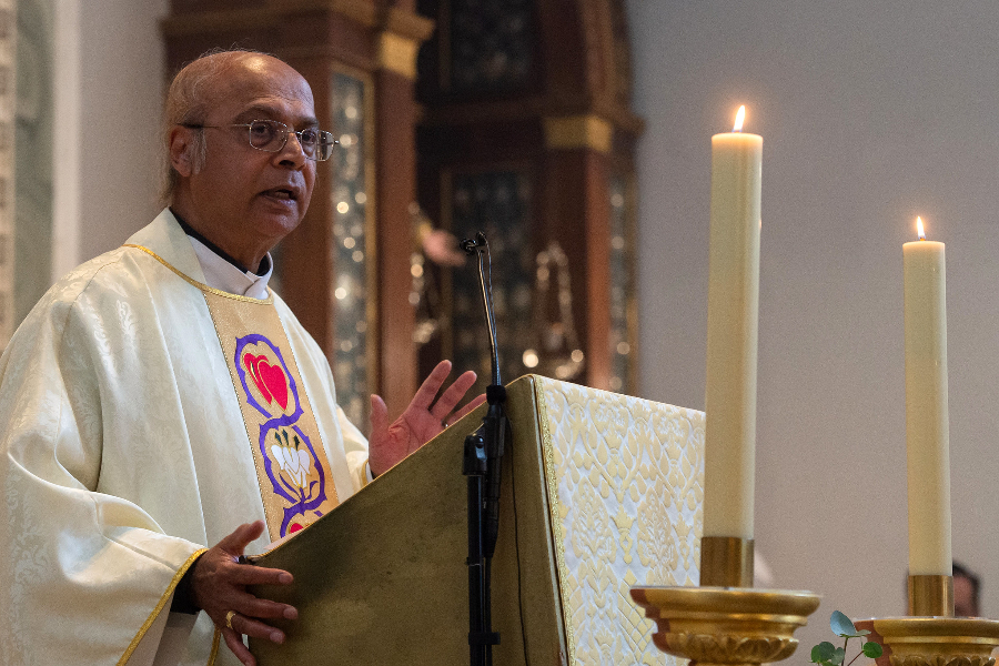 Why Anglican evangelicals are becoming Catholics: An interview with ...