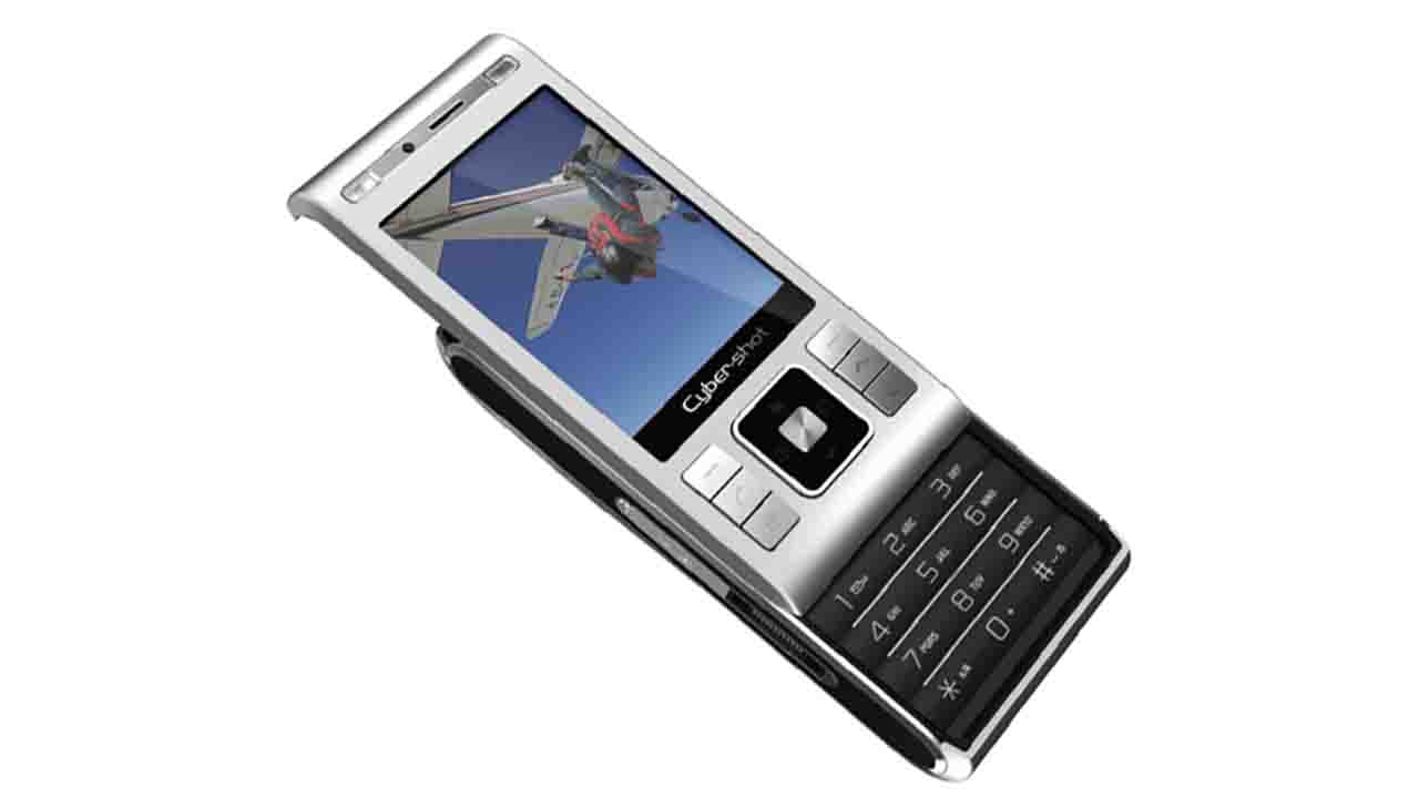 A Look Back at Sony Ericsson's Pioneering Phones of the 2000s