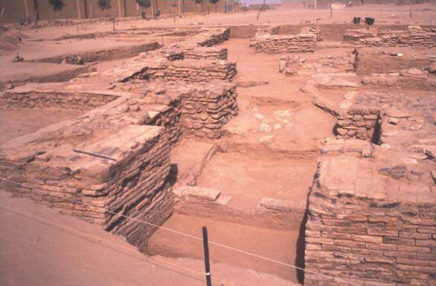 A complete history of the old city of Gao ca. 700-1898.