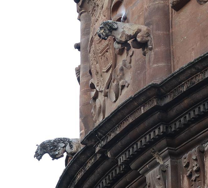 Gárgolas en la arquitectura gótica: Funcionalidad y simbolismo