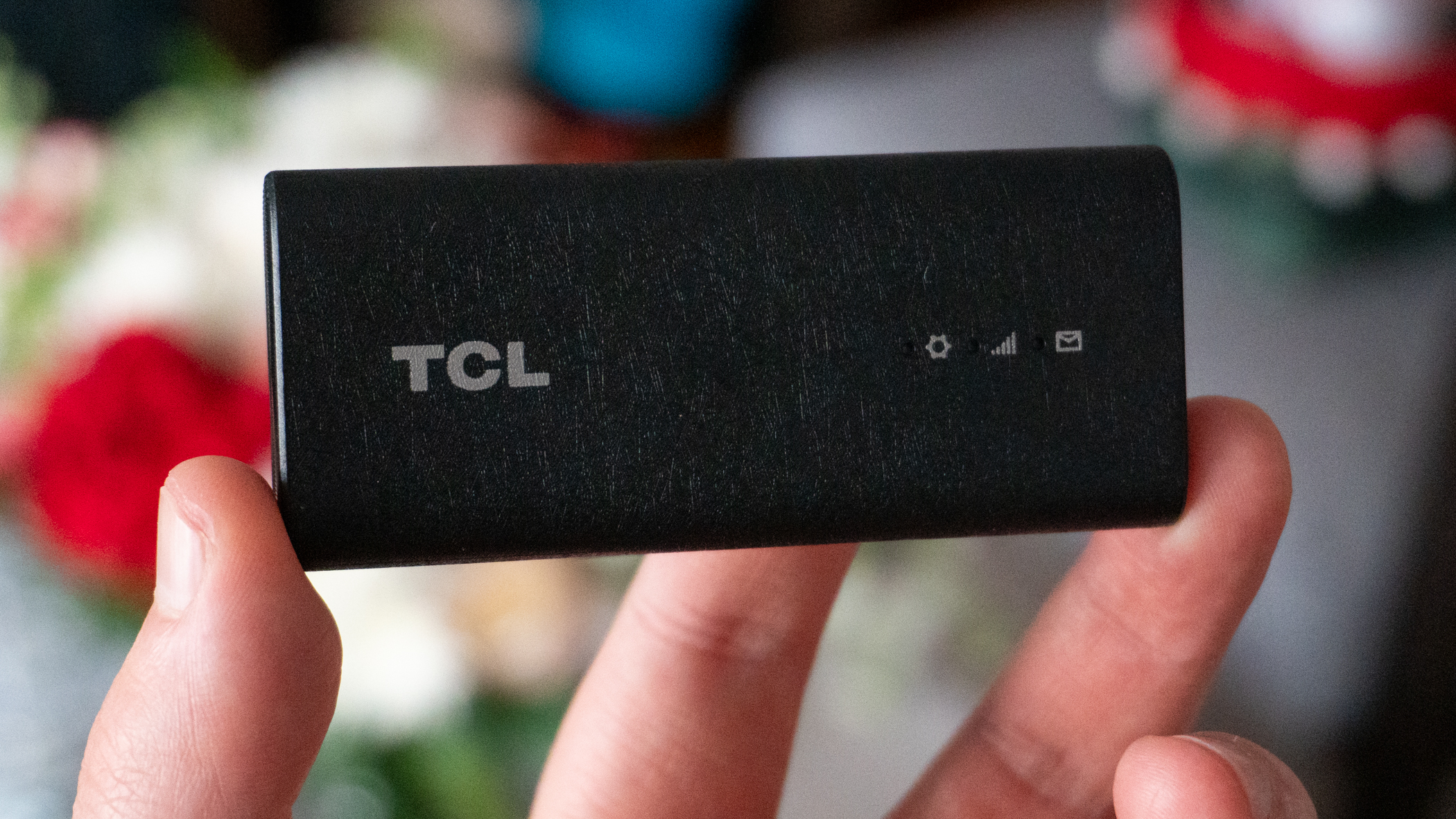 Hands-on: TCL and T-Mobile add 5G to your laptop with the Linkport
