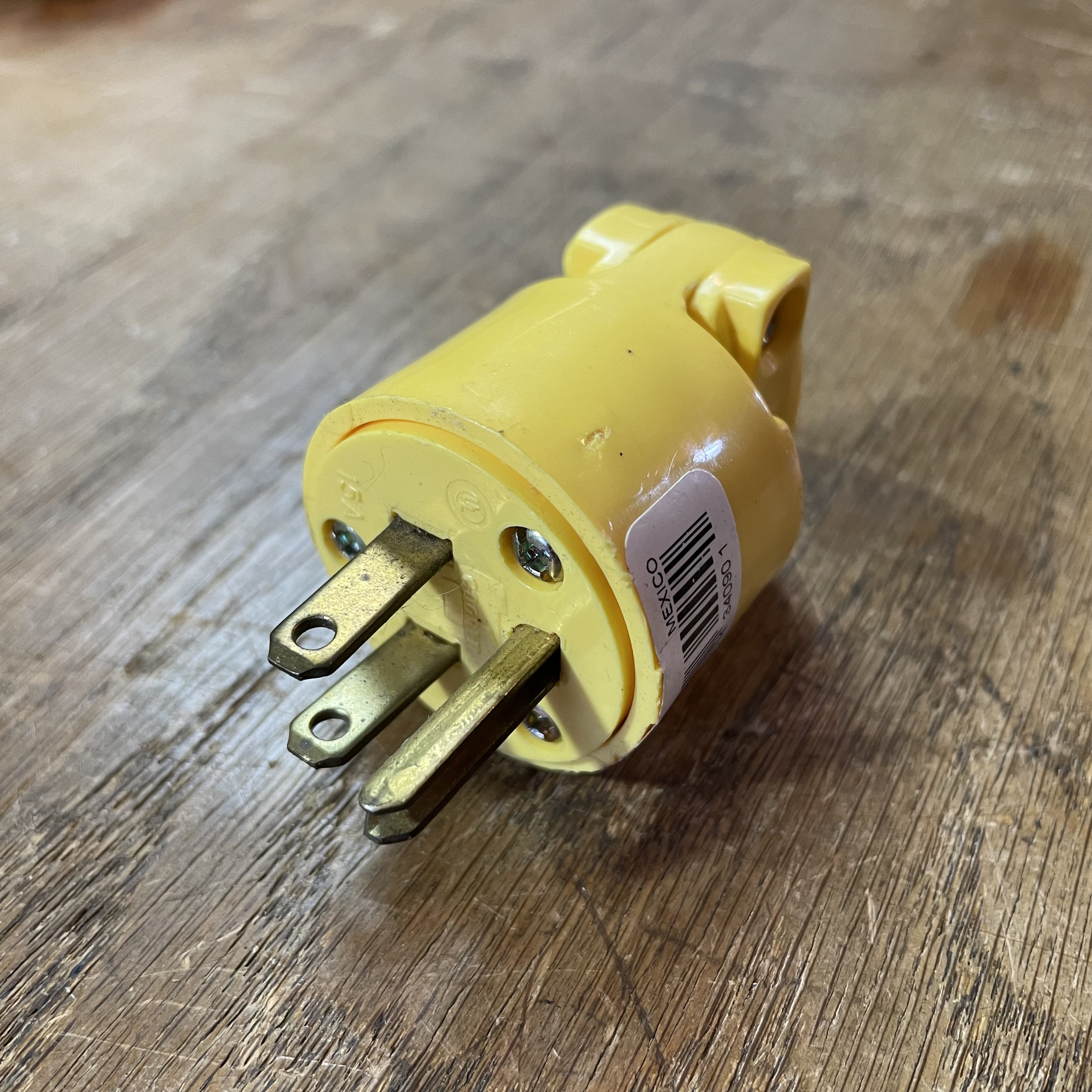 DIY Generator Bonding Plug - by Mike Sokol - RVelectricity