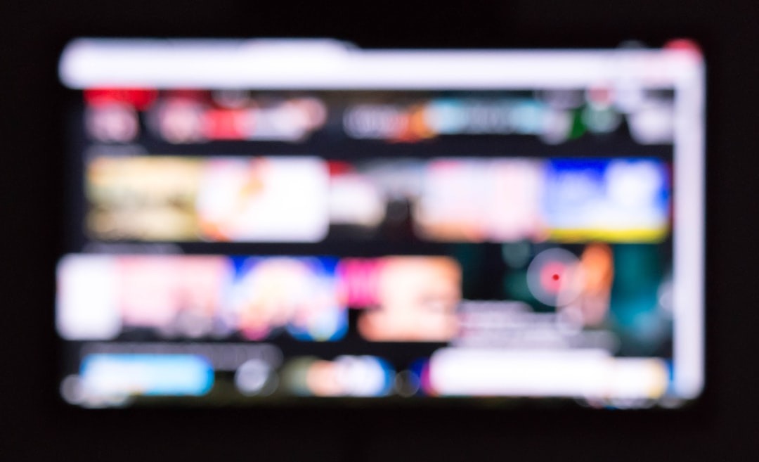 Top-5 independent journalists you should be following on social media