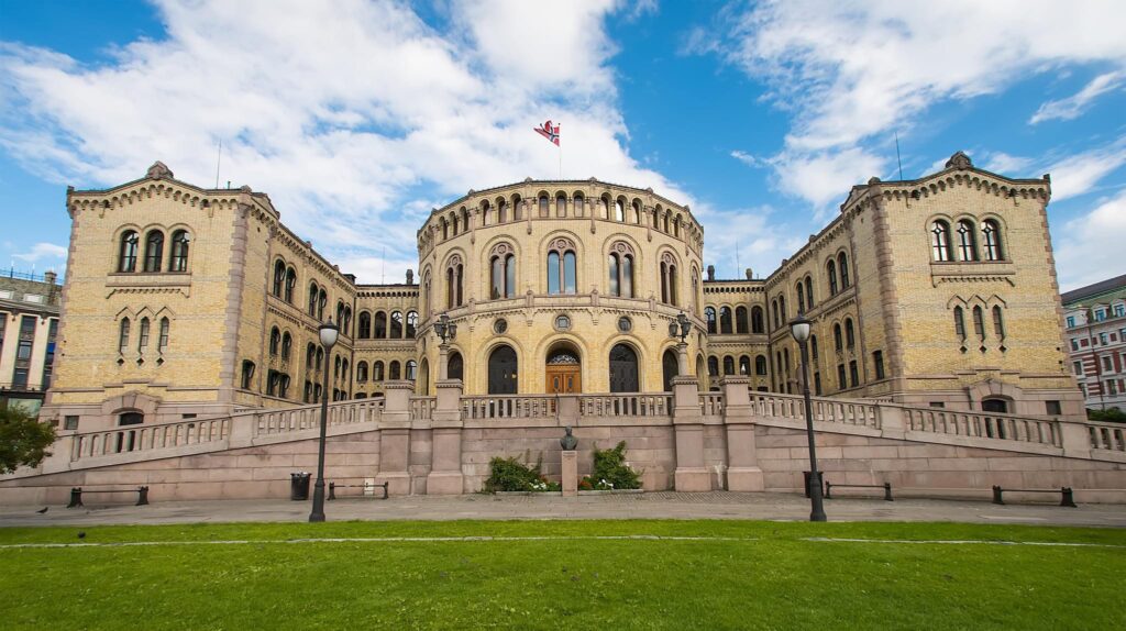 Hvordan blir partier valgt inn på Stortinget?