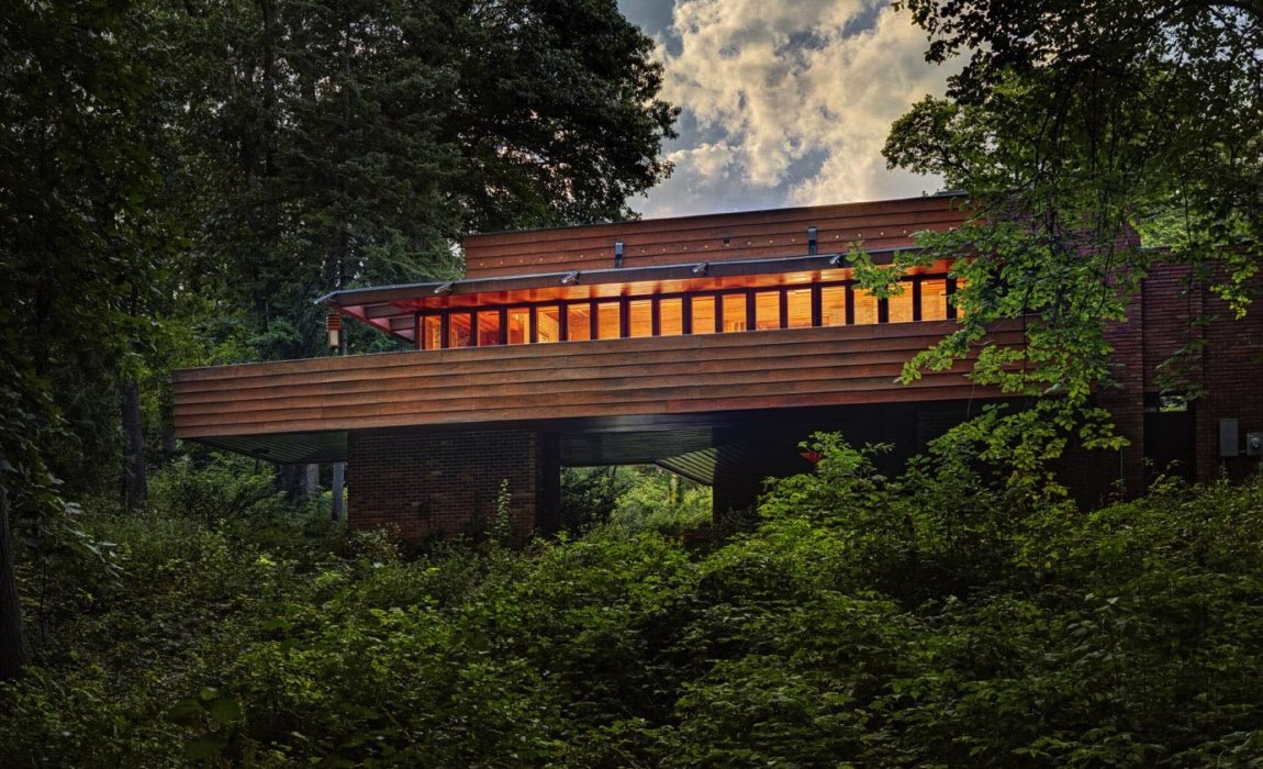 Why houses should be built on stilts - by Lloyd Alter