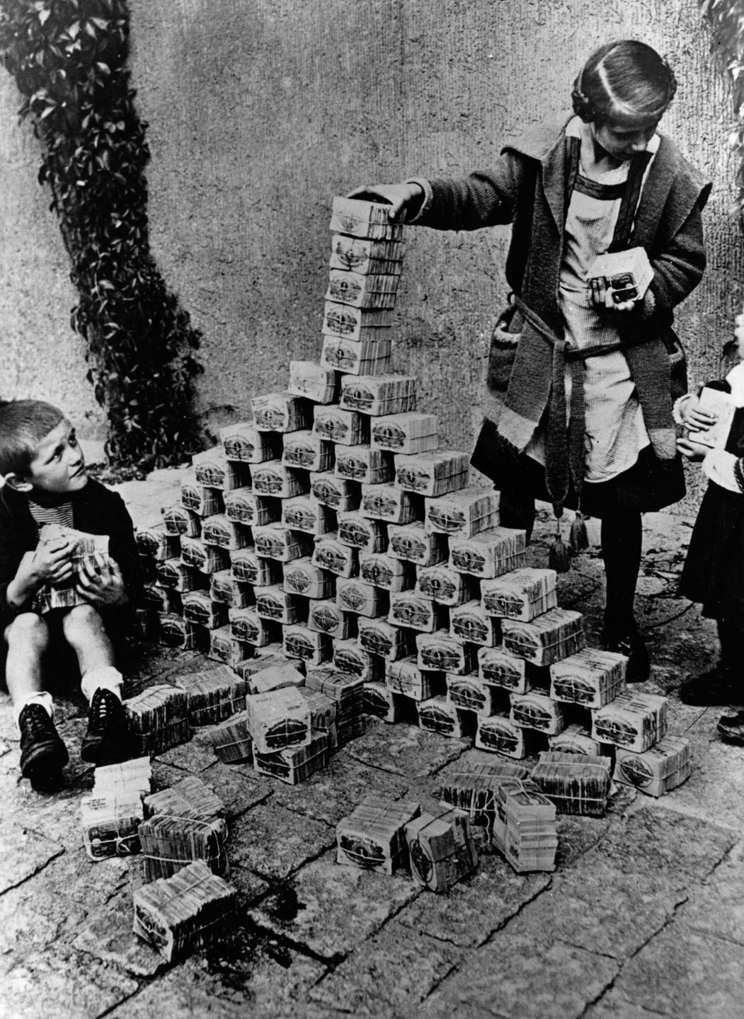Economic History of the Weimar Republic - by Aaron O