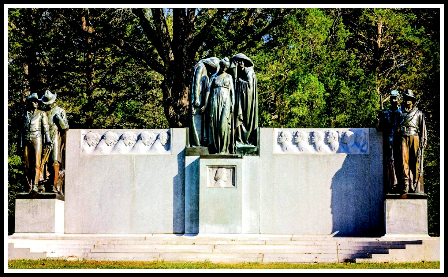 The Daughters of the Confederacy - Monica's Dark Corner