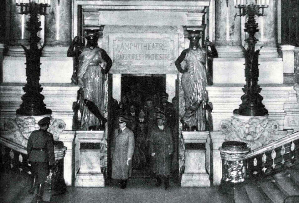 Hitler tours Paris - by Martin Cherrett
