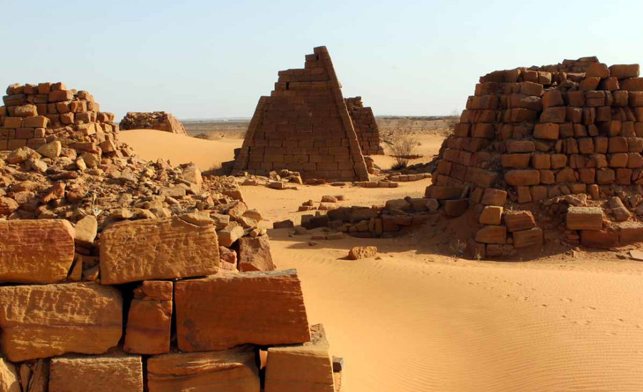 The pyramids of ancient Nubia and Meroe: death on the Nile and the ...