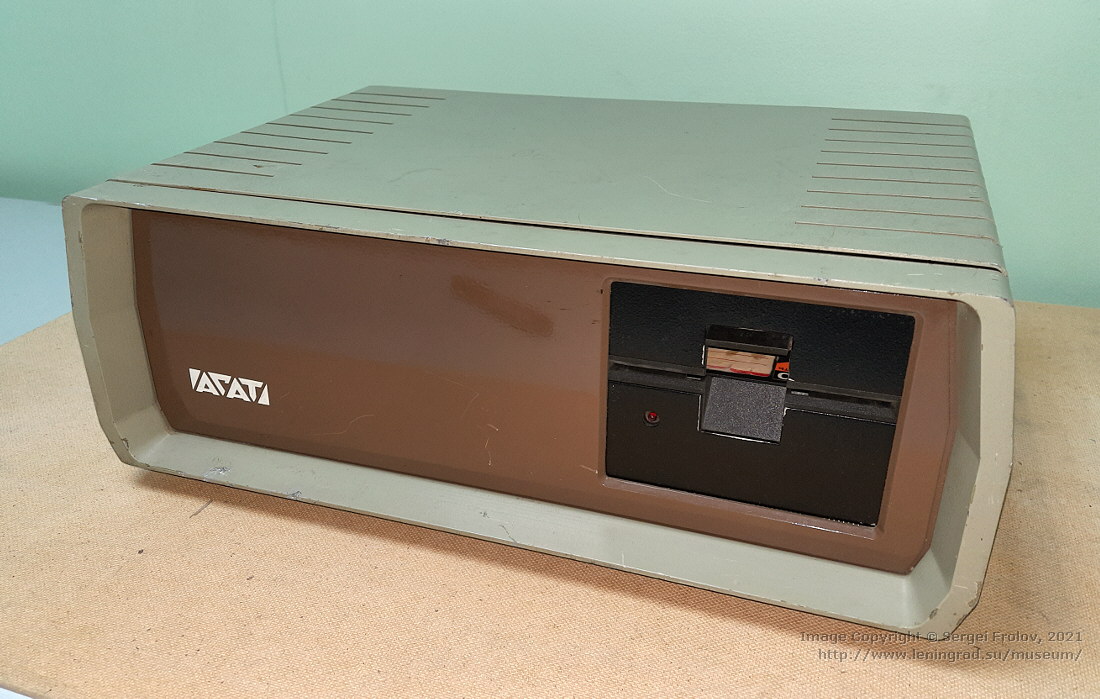 Two Wild Soviet Personal Computers of the 1980s