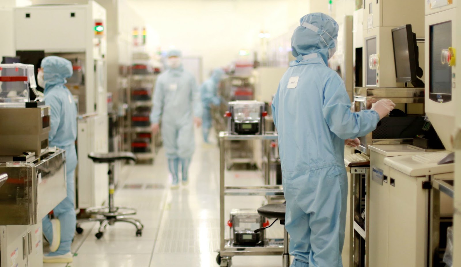 China’s Struggle to Manufacture Advanced Semiconductors