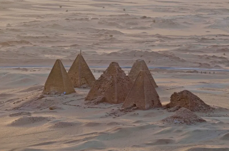 The pyramids of ancient Nubia and Meroe: death on the Nile and the ...