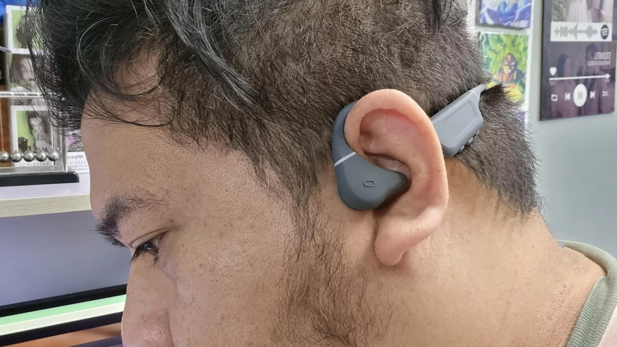 How to Wear Bone Conduction Headphones Properly