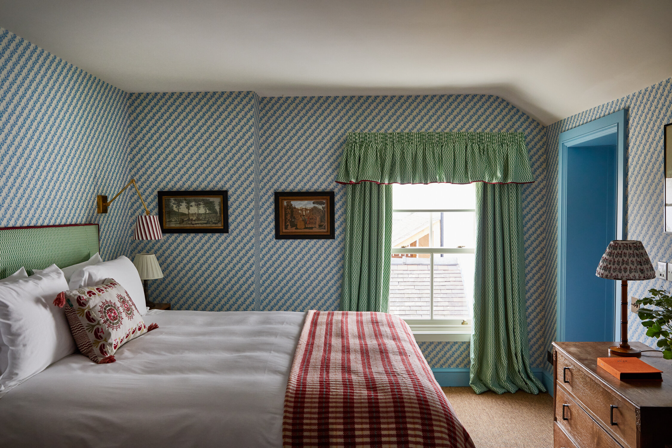The best pubs with rooms for interiors inspiration