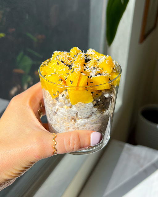 "Mango Sticky Rice" Inspired Overnight Oats