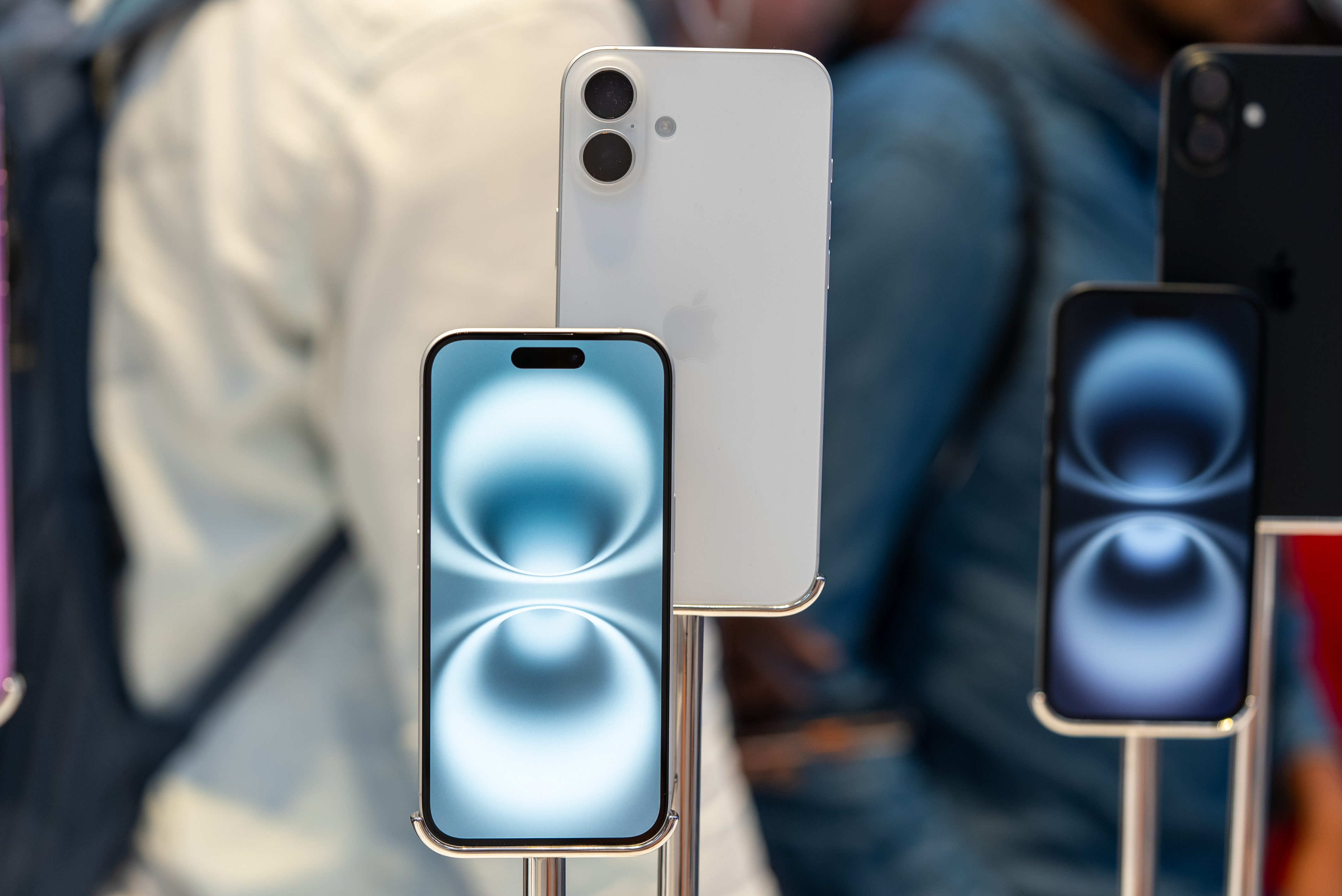 iPhone 16 colors: see all five color choices