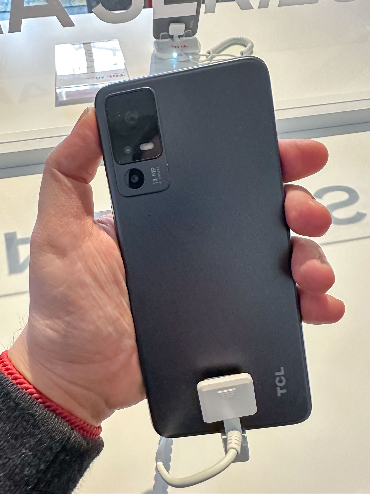 TCL 40 XE 5G hands-on review: the most affordable 5G phone you can buy