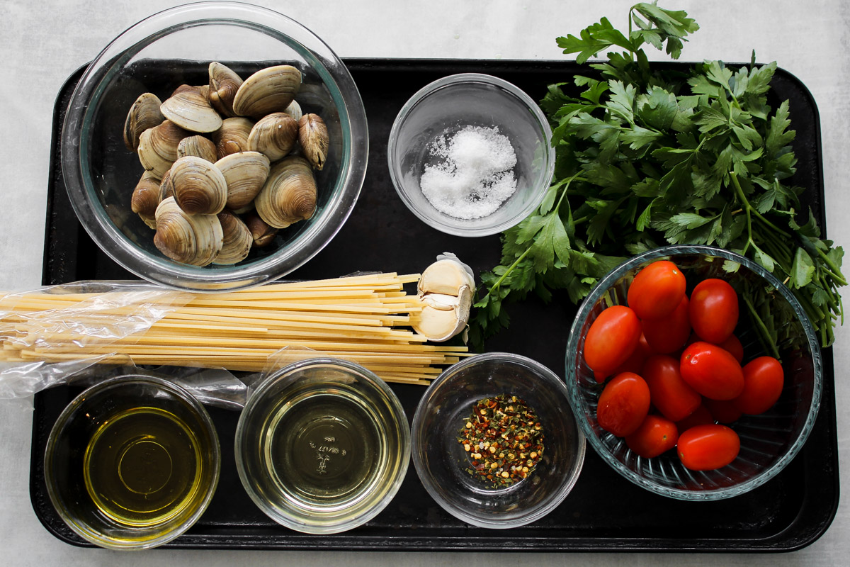 Authentic Linguine alle Vongole Recipe - by Gabby