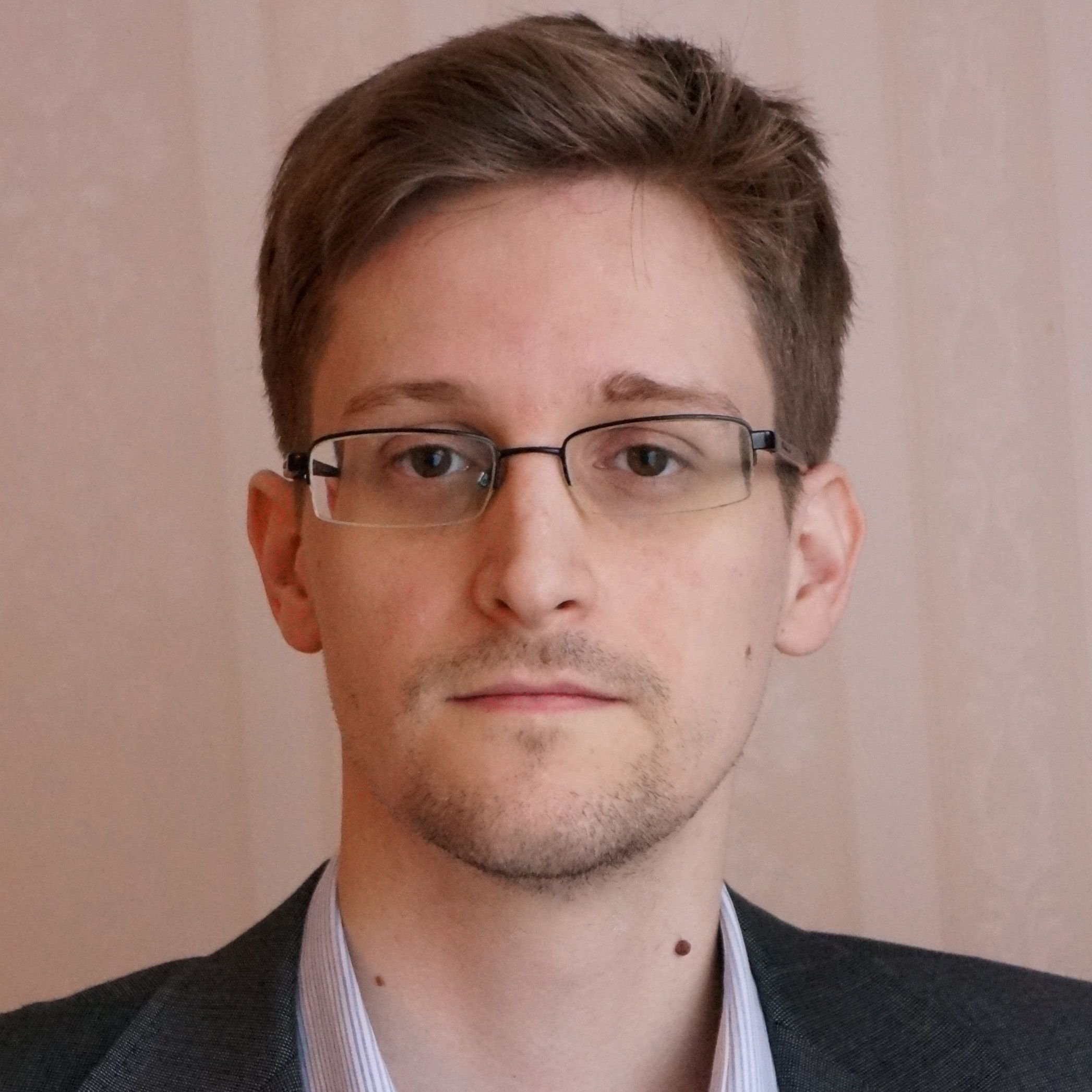 JULIE LUVSMILE on Substack: "🚨BREAKING: Would you watch Edward Snowden if he went on the Joe ...