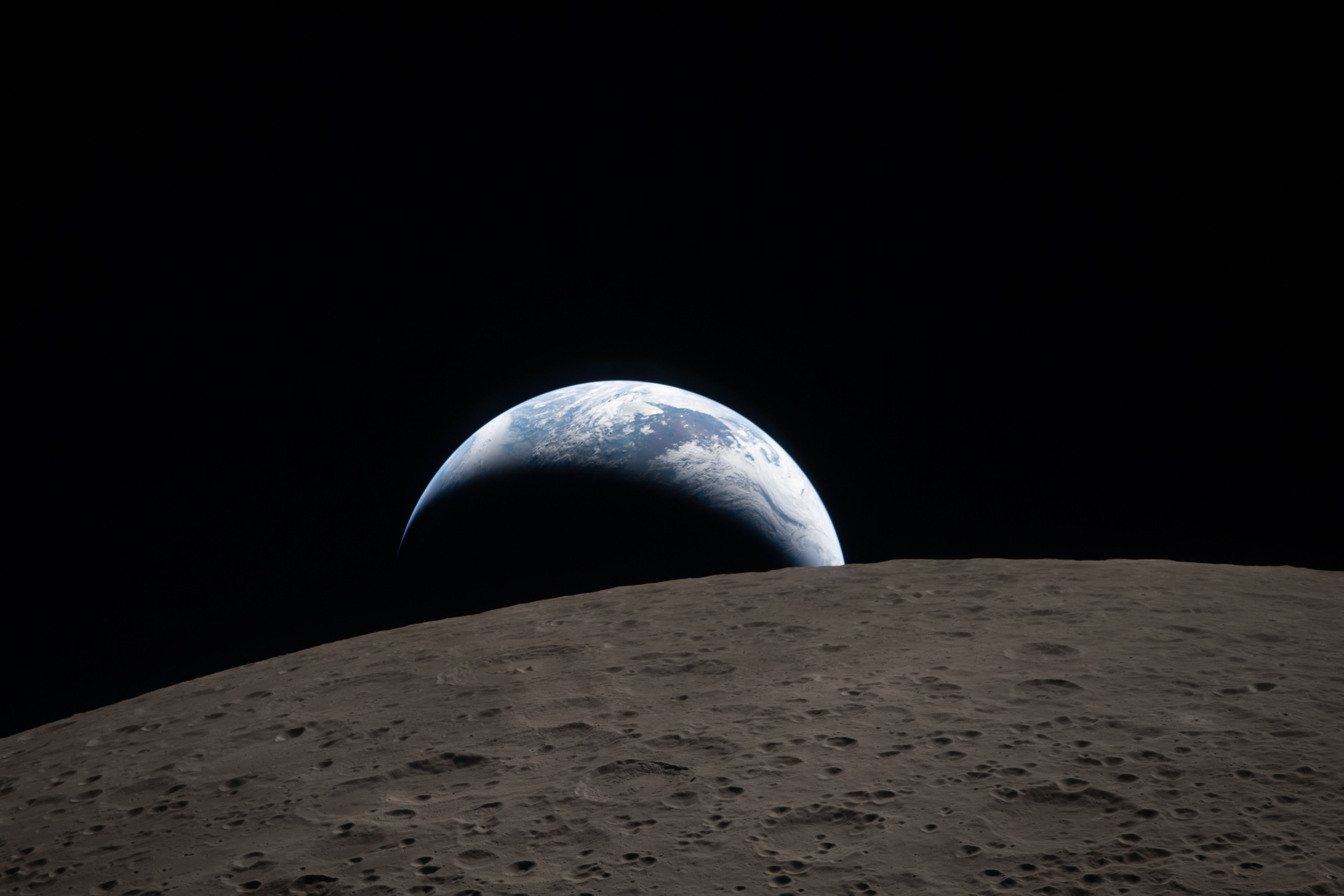 Artemis II pilot Victor Glover: "We love you from the Moon. We will see ...
