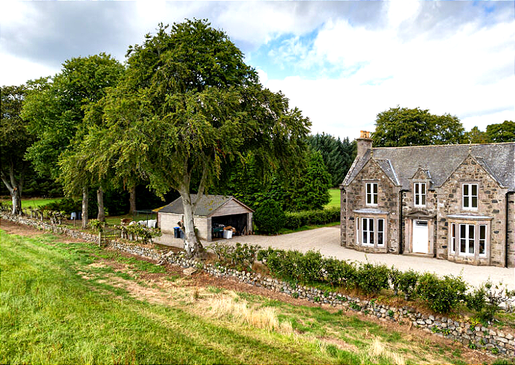 🏡 30 UK Smallholdings For Sale With Over 10 Acres (February 11th 2025)