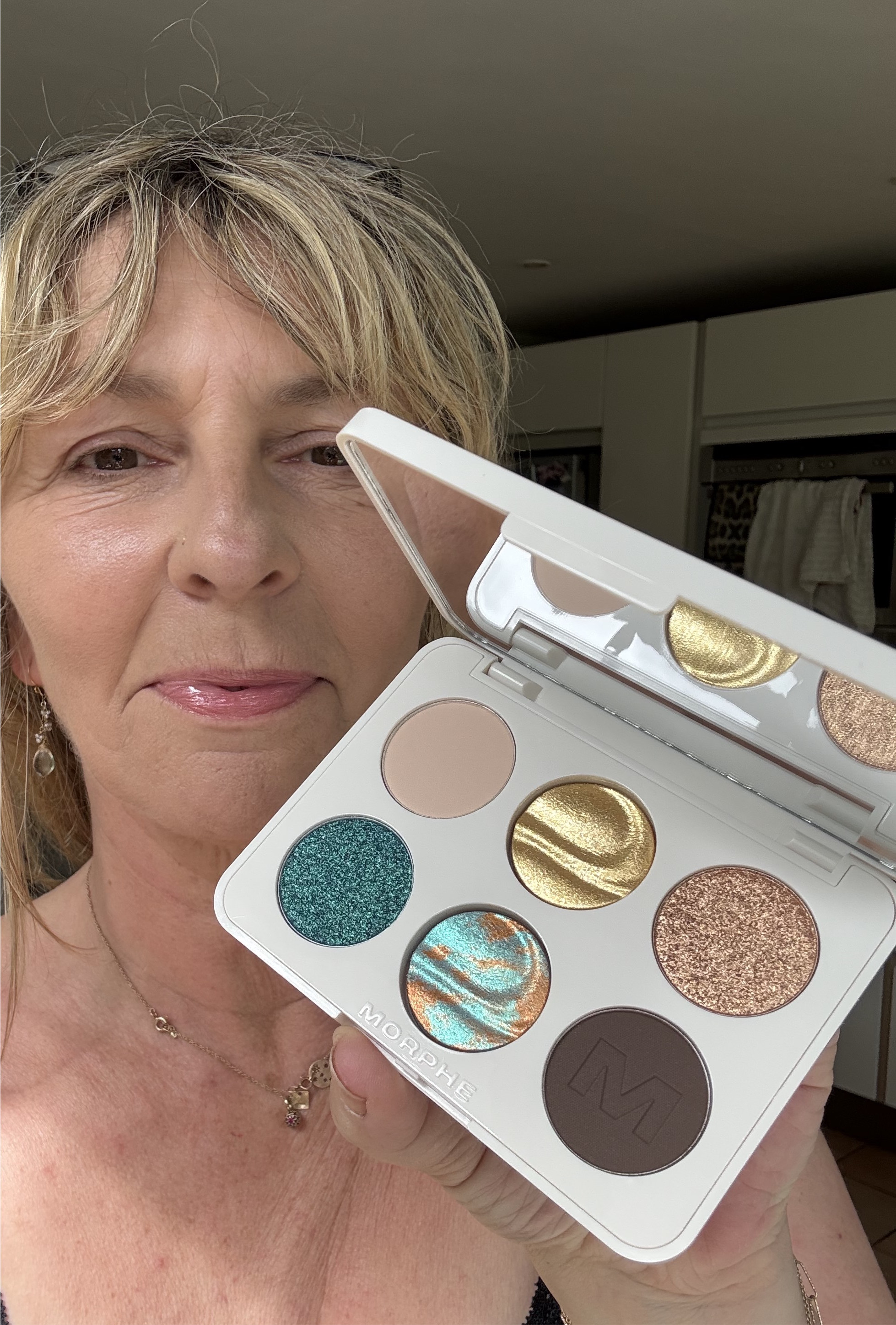 Morphe Chromaplus Eye Shadow Palette in Python Code Review