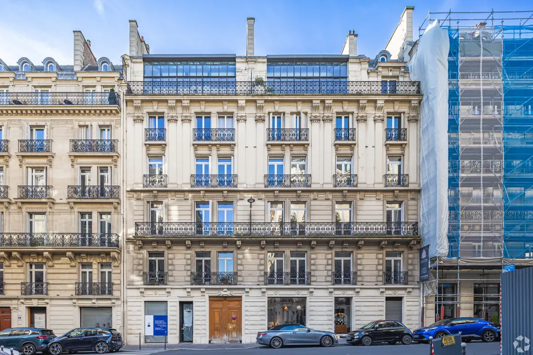 Qui est Adrien Labi, l’énorme propriétaire parisien qui doit 500 ...