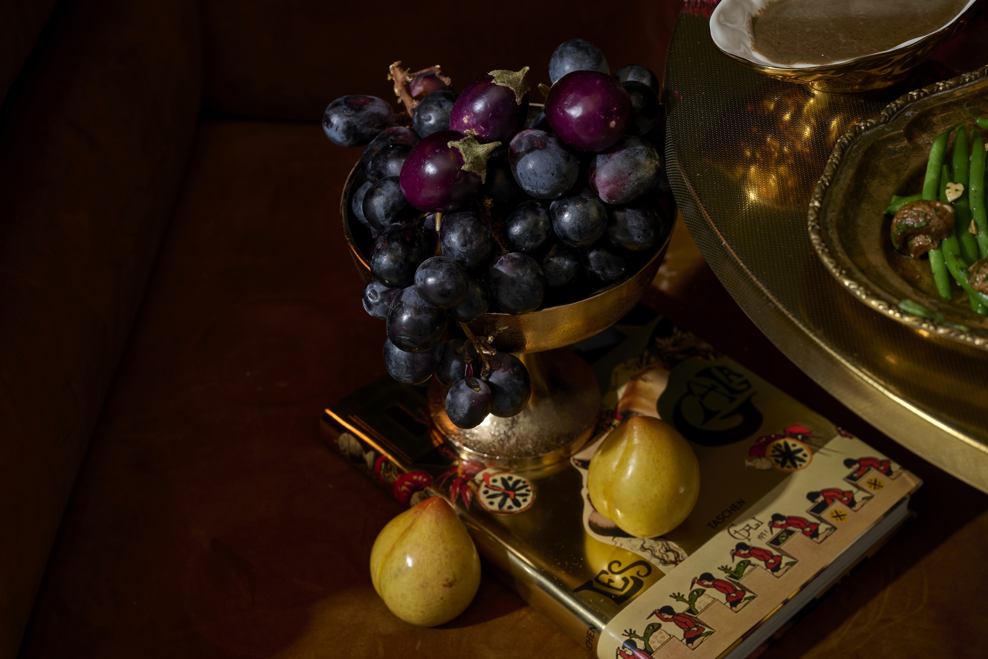 Salvador Dalí Dinner Party Guide