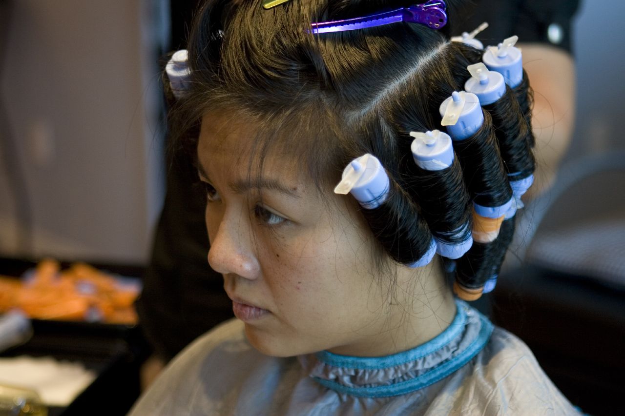 The physics behind curly hair