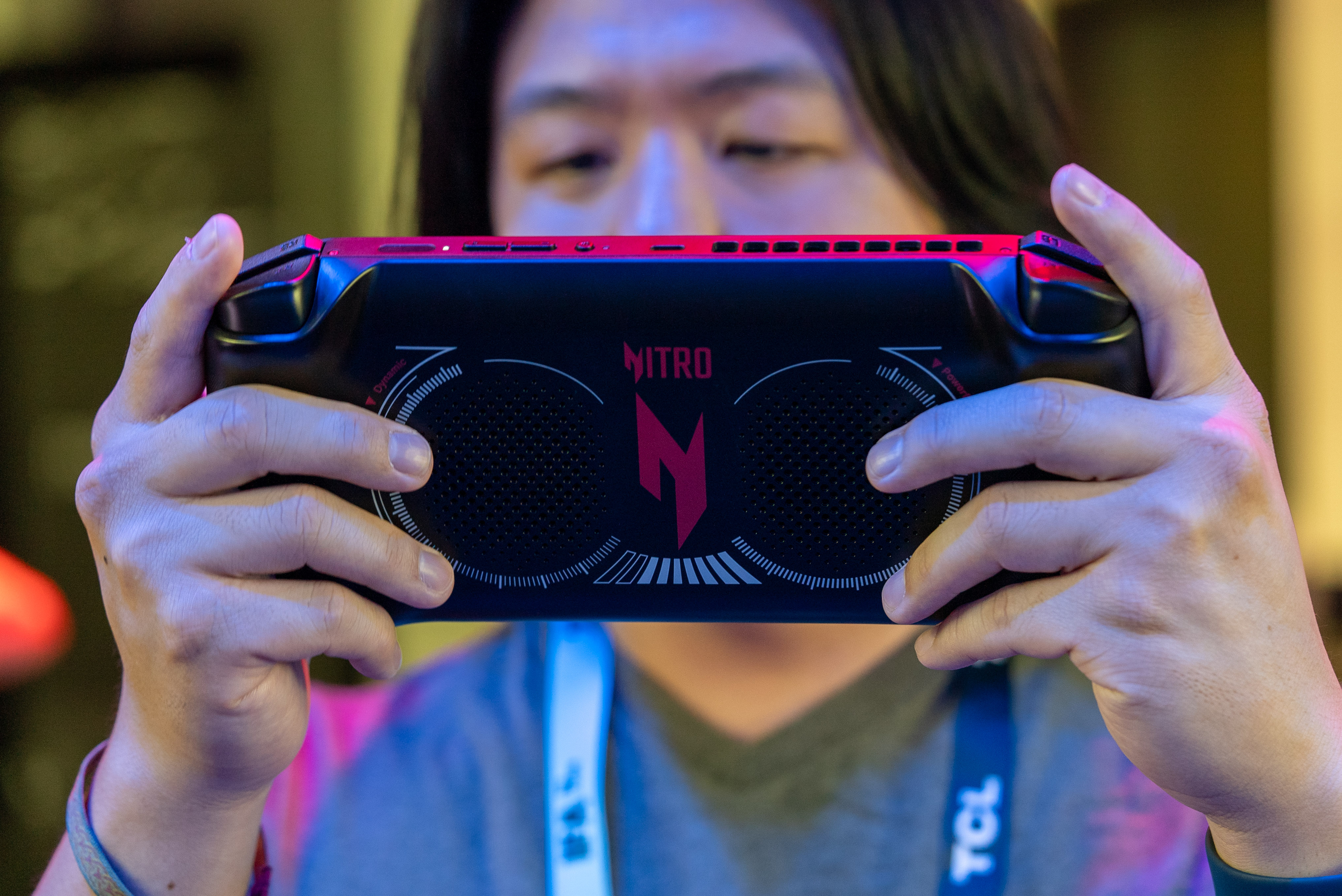 Acer Nitro Blaze 7 hands-on: a small gaming handheld that's big on power